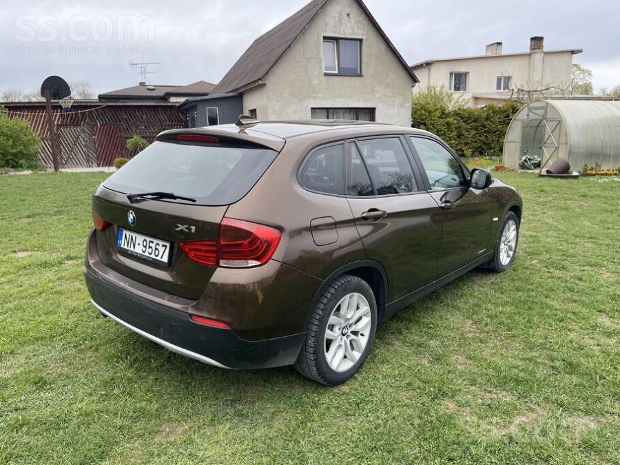 Brūns BMW X1 2010 Tukums, ar dzinēja tilpumu 2.00 L un nobraukumu 0 tūkst. km par 4100 €, foto 4 vietnē AUTOMOTO.COM.LV