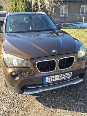 Brūns BMW X1 2010 Jelgava, ar dzinēja tilpumu 2.00 L un nobraukumu 242 tūkst. km par 9800 €, foto  vietnē AUTOMOTO.COM.LV