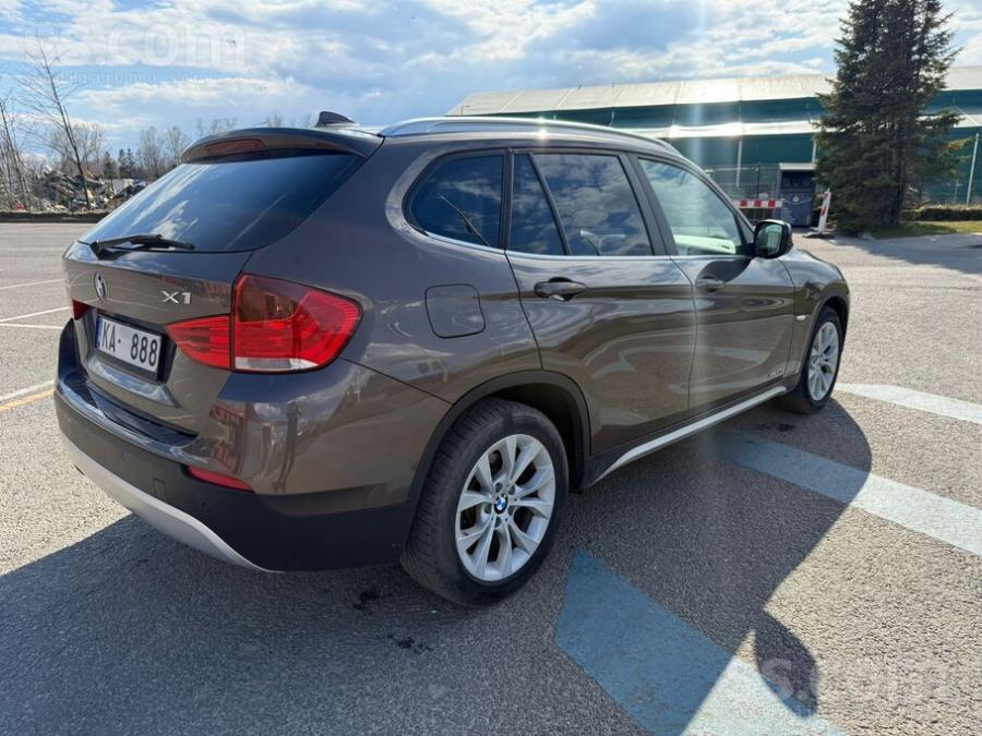 Brūns BMW X1 2010 Rīga, ar dzinēja tilpumu 2.00 L un nobraukumu 261 tūkst. km par 8500 €, foto 7 vietnē AUTOMOTO.COM.LV
