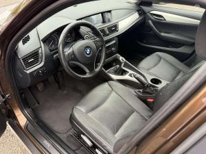 Brown BMW X1 2010 in Kaunas, with an engine capacity of 2.00 L and mileage of 193 thousand km for 5750 €, photo 17 on AUTOMOTO.COM.LV