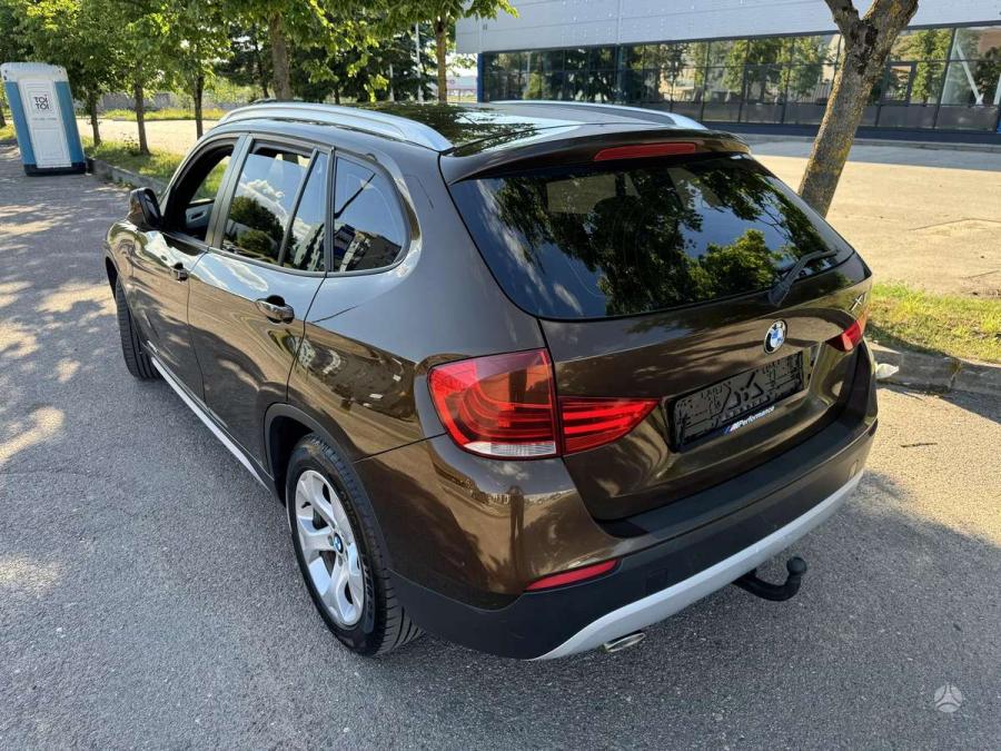Brown BMW X1 2010 in Kaunas, with an engine capacity of 2.00 L and mileage of 268 thousand km for 6590 €, photo 4 on AUTOMOTO.COM.LV