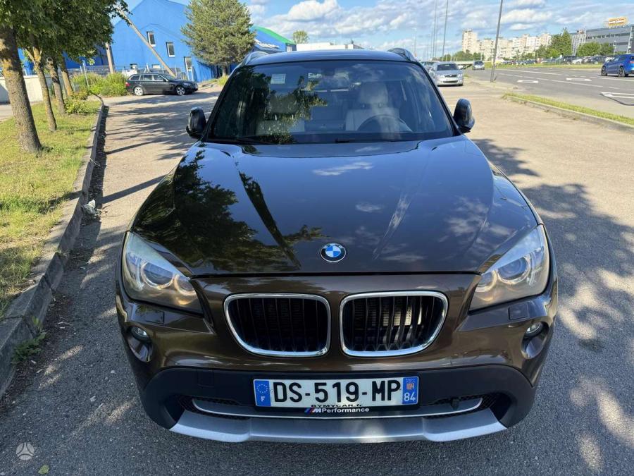 Brown BMW X1 2010 in Kaunas, with an engine capacity of 2.00 L and mileage of 268 thousand km for 6590 €, photo 14 on AUTOMOTO.COM.LV