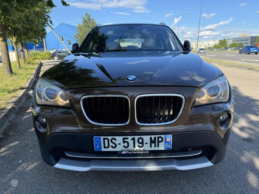 Brown BMW X1 2010 in Kaunas, with an engine capacity of 2.00 L and mileage of 268 thousand km for 6590 €, photo 15 on AUTOMOTO.COM.LV