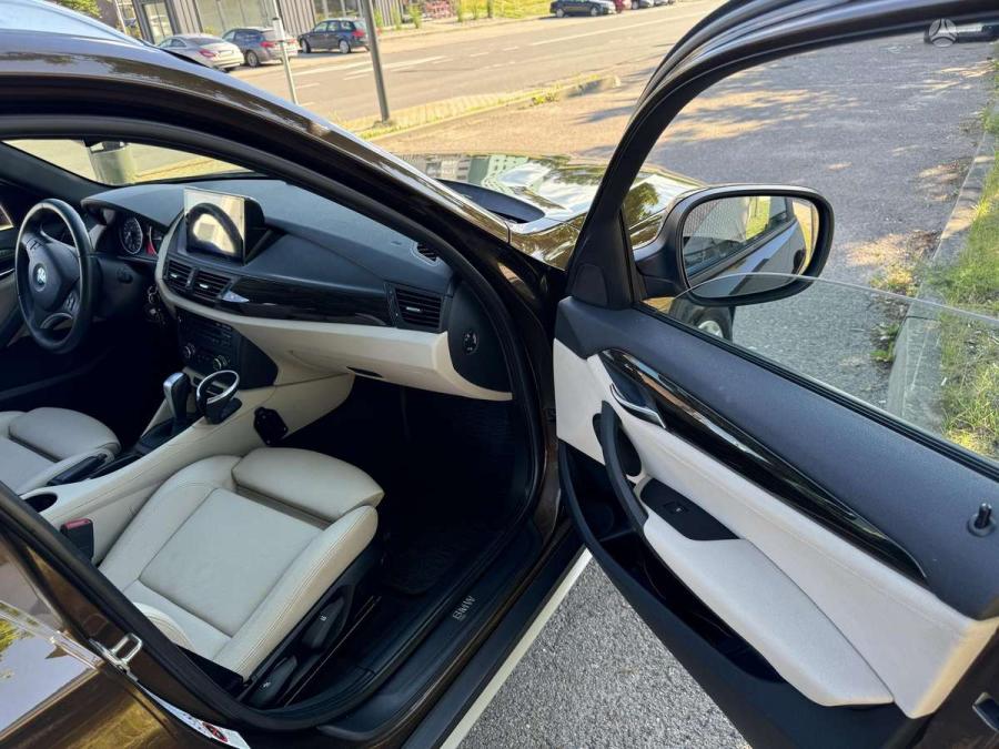 Brown BMW X1 2010 in Kaunas, with an engine capacity of 2.00 L and mileage of 268 thousand km for 6590 €, photo 22 on AUTOMOTO.COM.LV