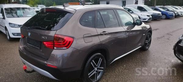 Brown BMW X1 2010 in Riga, with an engine capacity of 2.00 L and mileage of 0 thousand km for 6500 €, photo 5 on AUTOMOTO.COM.LV