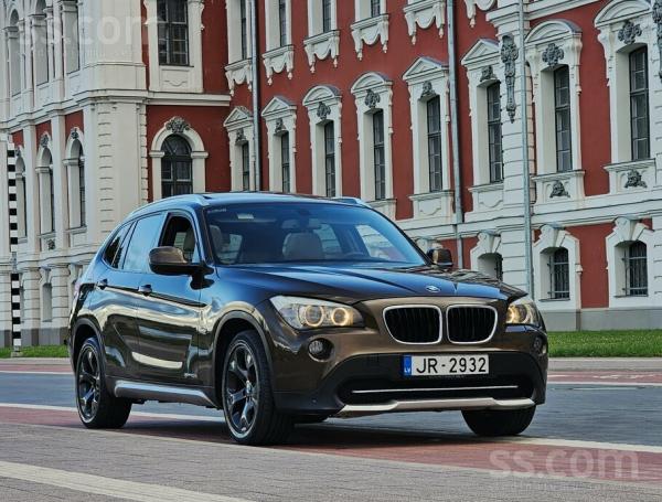 Brūns BMW X1 2010 Jelgava, ar dzinēja tilpumu 2.00 L un nobraukumu 297 tūkst. km par 7690 €, foto 1 vietnē AUTOMOTO.COM.LV