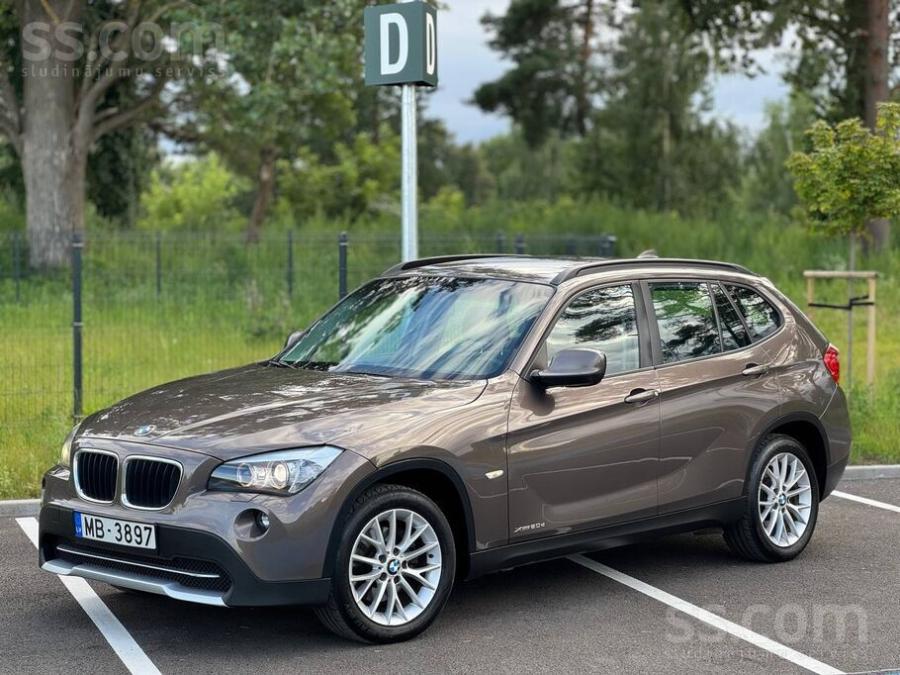 Brown BMW X1 2010 in Riga, with an engine capacity of 2.00 L and mileage of 272 thousand km for 5450 €, photo 1 on AUTOMOTO.COM.LV