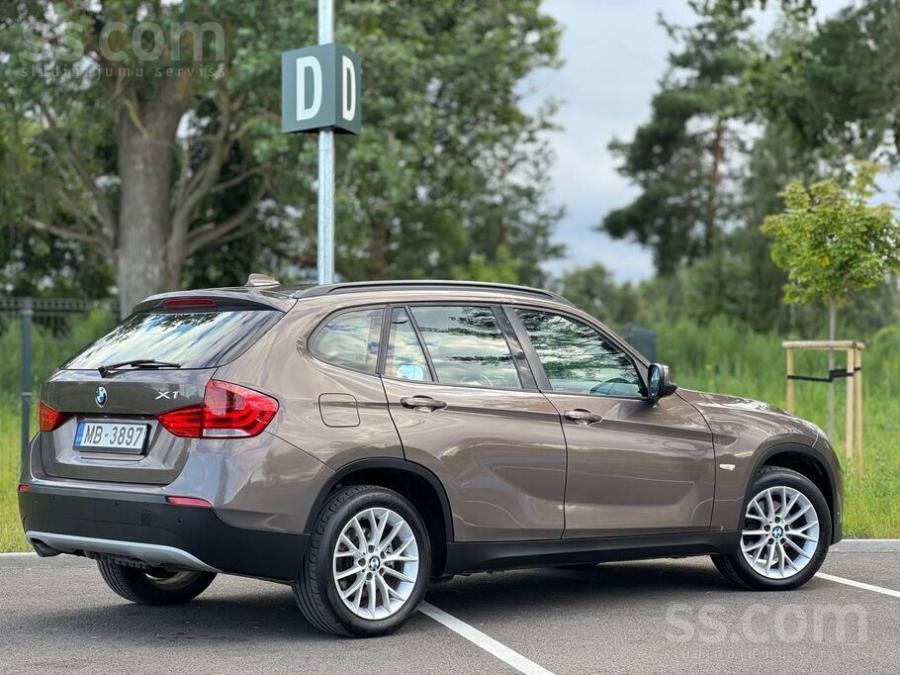 Brown BMW X1 2010 in Riga, with an engine capacity of 2.00 L and mileage of 272 thousand km for 5450 €, photo 8 on AUTOMOTO.COM.LV