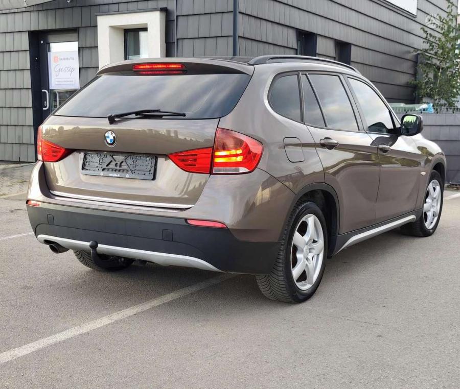 Brūns BMW X1 2010 Kauņa, ar dzinēja tilpumu 2.00 L un nobraukumu 320 tūkst. km par 3999 €, foto 4 vietnē AUTOMOTO.COM.LV