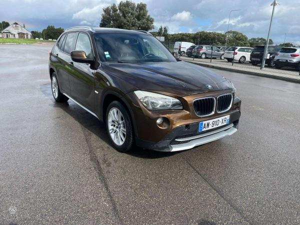 BMW X1 2010 in Taurage on AUTOMOTO.COM.LV Brown BMW X1 2010 in Taurage, with an engine capacity of 2.00 L and mileage of 296 thousand km for 5000 €, photo 4 on AUTOMOTO.COM.LV