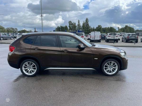 BMW X1 2010 in Taurage on AUTOMOTO.COM.LV Brown BMW X1 2010 in Taurage, with an engine capacity of 2.00 L and mileage of 296 thousand km for 5000 €, photo 6 on AUTOMOTO.COM.LV