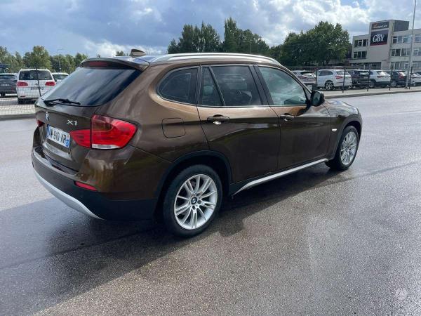 BMW X1 2010 in Taurage on AUTOMOTO.COM.LV Brown BMW X1 2010 in Taurage, with an engine capacity of 2.00 L and mileage of 296 thousand km for 5000 €, photo 9 on AUTOMOTO.COM.LV
