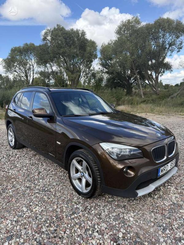 Brown BMW X1 2010 in Marijampole, with an engine capacity of 2.00 L and mileage of 305 thousand km for 6500 €, photo 1 on AUTOMOTO.COM.LV
