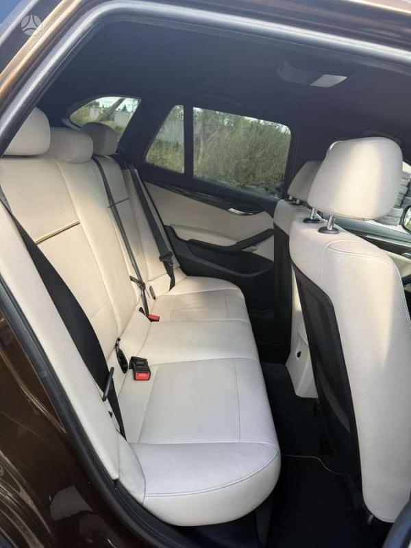 Brown BMW X1 2010 in Marijampole, with an engine capacity of 2.00 L and mileage of 305 thousand km for 6500 €, photo 8 on AUTOMOTO.COM.LV