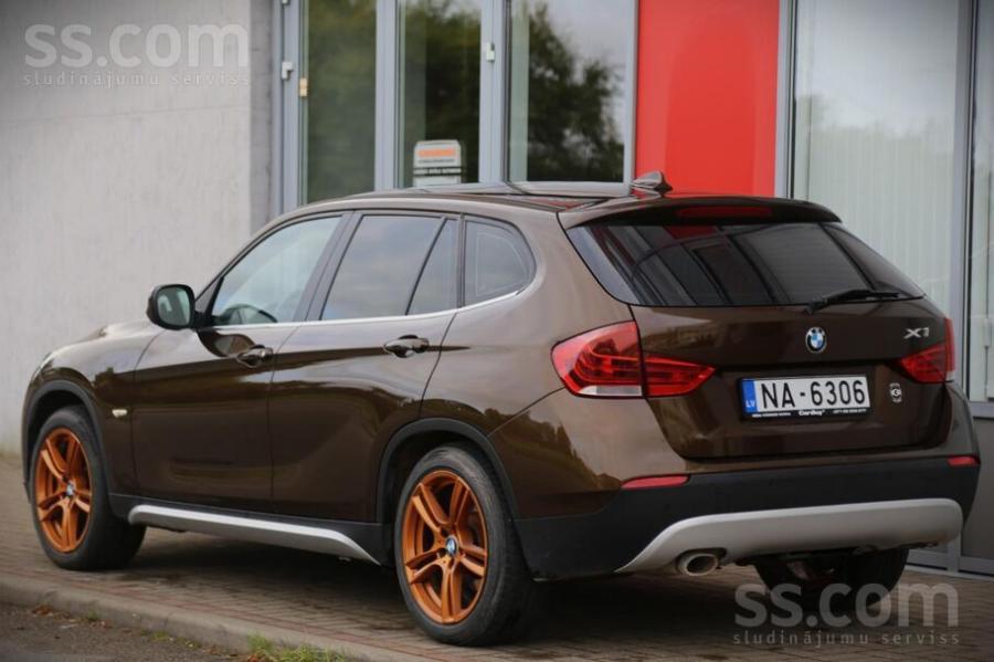 Brūns BMW X1 2010 Rīga, ar dzinēja tilpumu 2.00 L un nobraukumu 360 tūkst. km par 5995 €, foto 4 vietnē AUTOMOTO.COM.LV