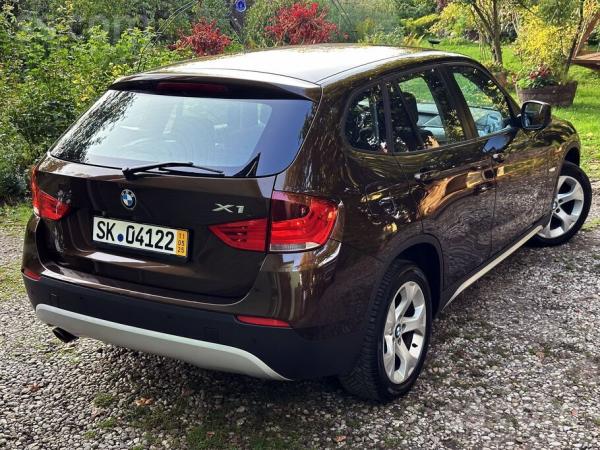 BMW X1 2010 in Riga on AUTOMOTO.COM.LV Brown BMW X1 2010 in Riga, with an engine capacity of 2.00 L and mileage of 222 thousand km for 6500 €, photo 10 on AUTOMOTO.COM.LV