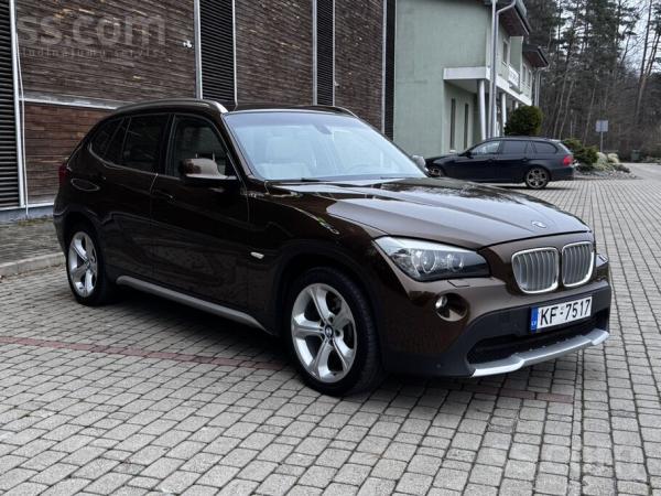 Brown BMW X1 2011 in Riga, with an engine capacity of 2.00 L and mileage of 224 thousand km for 8990 €, photo 3 on AUTOMOTO.COM.LV