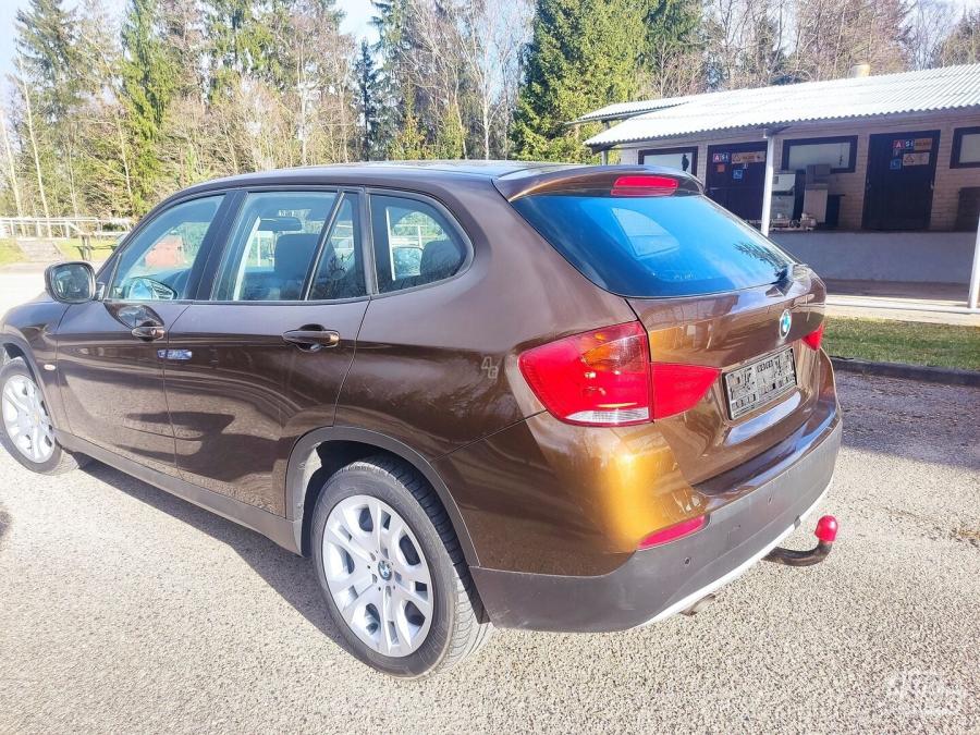 Brūns BMW X1 2011 Utena, ar dzinēja tilpumu 2.00 L un nobraukumu 266 tūkst. km par 6250 €, foto 5 vietnē AUTOMOTO.COM.LV