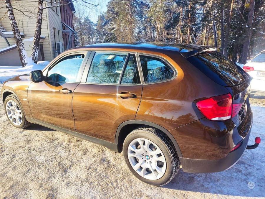 Brūns BMW X1 2011 Utena, ar dzinēja tilpumu 2.00 L un nobraukumu 268 tūkst. km par 6300 €, foto 1 vietnē AUTOMOTO.COM.LV