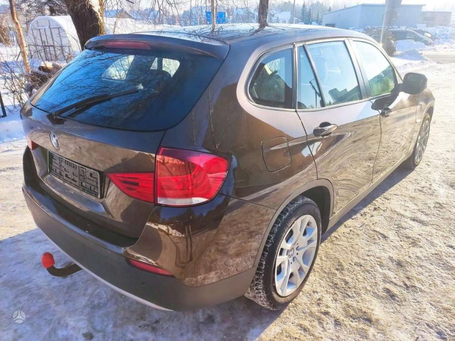 Brūns BMW X1 2011 Utena, ar dzinēja tilpumu 2.00 L un nobraukumu 268 tūkst. km par 6300 €, foto 10 vietnē AUTOMOTO.COM.LV