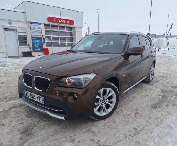 Brown BMW X1 2011 in Ukmerge, with an engine capacity of 2.00 L and mileage of 250 thousand km for 4800 €, photo 1 on AUTOMOTO.COM.LV