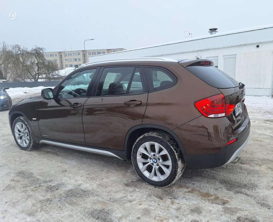 Brown BMW X1 2011 in Ukmerge, with an engine capacity of 2.00 L and mileage of 250 thousand km for 4800 €, photo 3 on AUTOMOTO.COM.LV