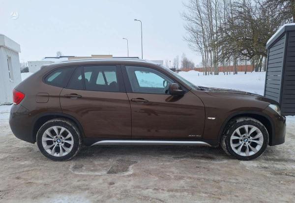 Brown BMW X1 2011 in Ukmerge, with an engine capacity of 2.00 L and mileage of 250 thousand km for 4800 €, photo 5 on AUTOMOTO.COM.LV