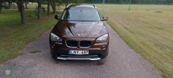 Brūns BMW X1 2011 Telšiai, ar dzinēja tilpumu 2.00 L un nobraukumu 370 tūkst. km par 7000 €, foto 1 vietnē AUTOMOTO.COM.LV