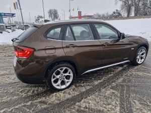 Brown BMW X1 2011 in Utena, with an engine capacity of 2.00 L and mileage of 265 thousand km for 7650 €, photo 4 on AUTOMOTO.COM.LV