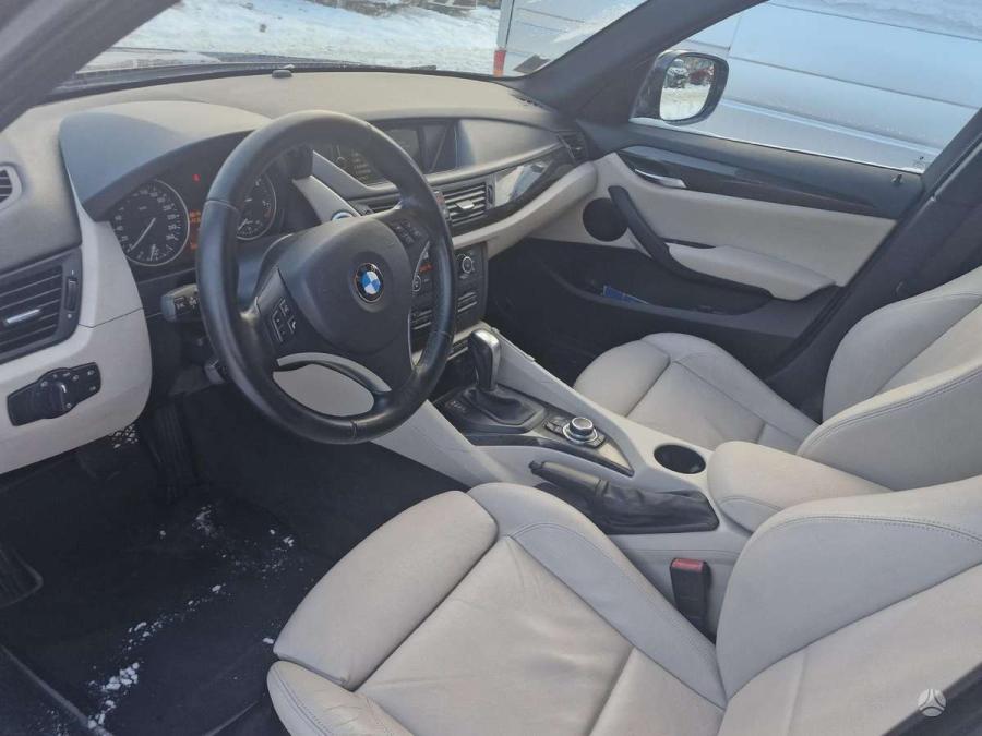 Brown BMW X1 2011 in Utena, with an engine capacity of 2.00 L and mileage of 265 thousand km for 7650 €, photo 17 on AUTOMOTO.COM.LV