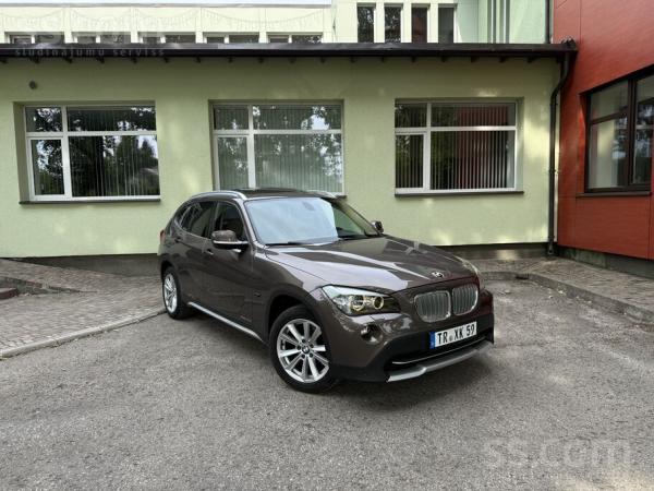 Brūns BMW X1 2011 Cēsis, ar dzinēja tilpumu 2.00 L un nobraukumu 258 tūkst. km par 7650 €, foto 1 vietnē AUTOMOTO.COM.LV