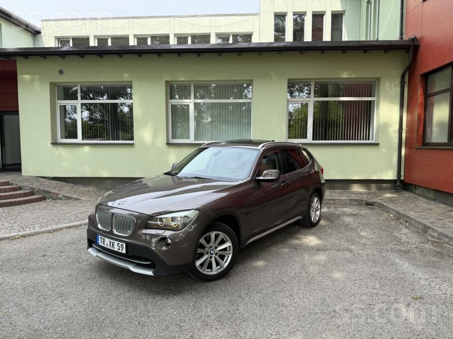 Brown BMW X1 2011 in Cesis, with an engine capacity of 2.00 L and mileage of 258 thousand km for 7650 €, photo 4 on AUTOMOTO.COM.LV