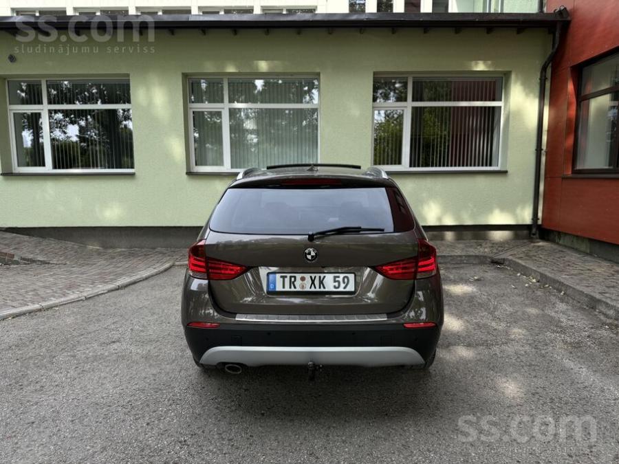 Brown BMW X1 2011 in Cesis, with an engine capacity of 2.00 L and mileage of 258 thousand km for 7650 €, photo 6 on AUTOMOTO.COM.LV