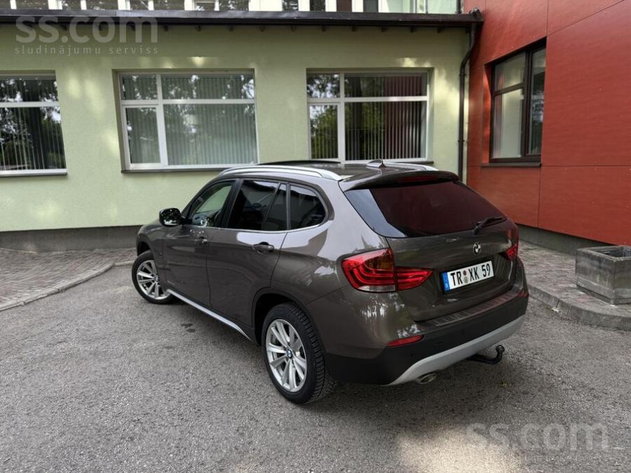 Brown BMW X1 2011 in Cesis, with an engine capacity of 2.00 L and mileage of 258 thousand km for 7650 €, photo 7 on AUTOMOTO.COM.LV