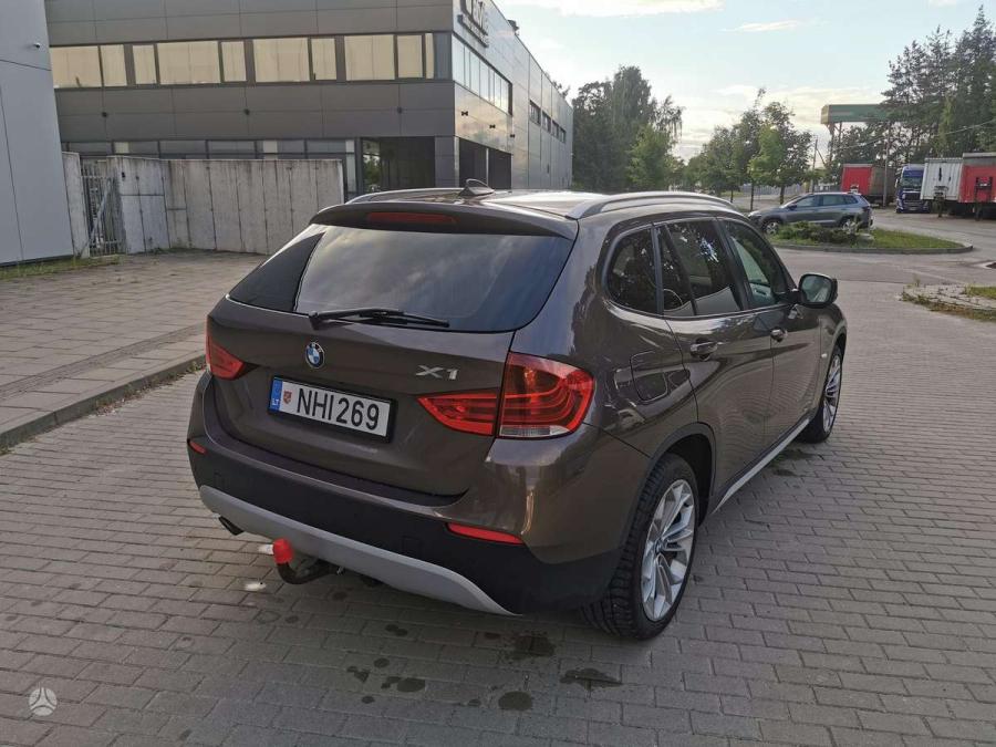 Brūns BMW X1 2011 Viļņa, ar dzinēja tilpumu 2.00 L un nobraukumu 193 tūkst. km par 8300 €, foto 5 vietnē AUTOMOTO.COM.LV