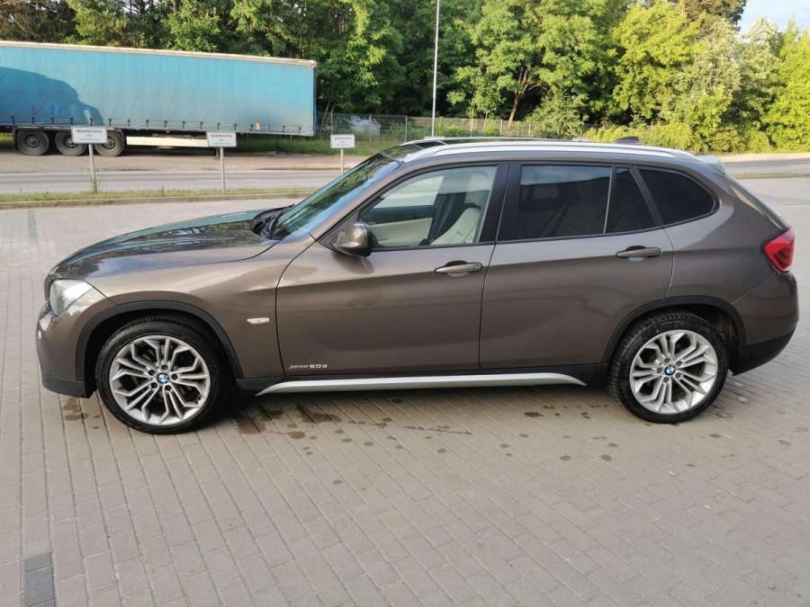 Brūns BMW X1 2011 Viļņa, ar dzinēja tilpumu 2.00 L un nobraukumu 193 tūkst. km par 8300 €, foto 7 vietnē AUTOMOTO.COM.LV