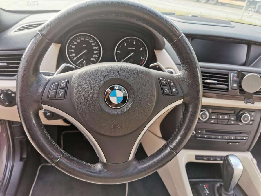 Brūns BMW X1 2011 Viļņa, ar dzinēja tilpumu 2.00 L un nobraukumu 193 tūkst. km par 8300 €, foto 23 vietnē AUTOMOTO.COM.LV