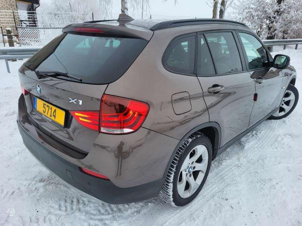 Brūns BMW X1 2012 Raseiniai, ar dzinēja tilpumu 2.00 L un nobraukumu 124 tūkst. km par 7450 €, foto 3 vietnē AUTOMOTO.COM.LV