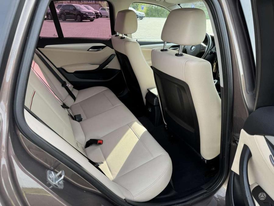Brūns BMW X1 2012 Telšiai, ar dzinēja tilpumu 2.00 L un nobraukumu 246 tūkst. km par 6499 €, foto 21 vietnē AUTOMOTO.COM.LV