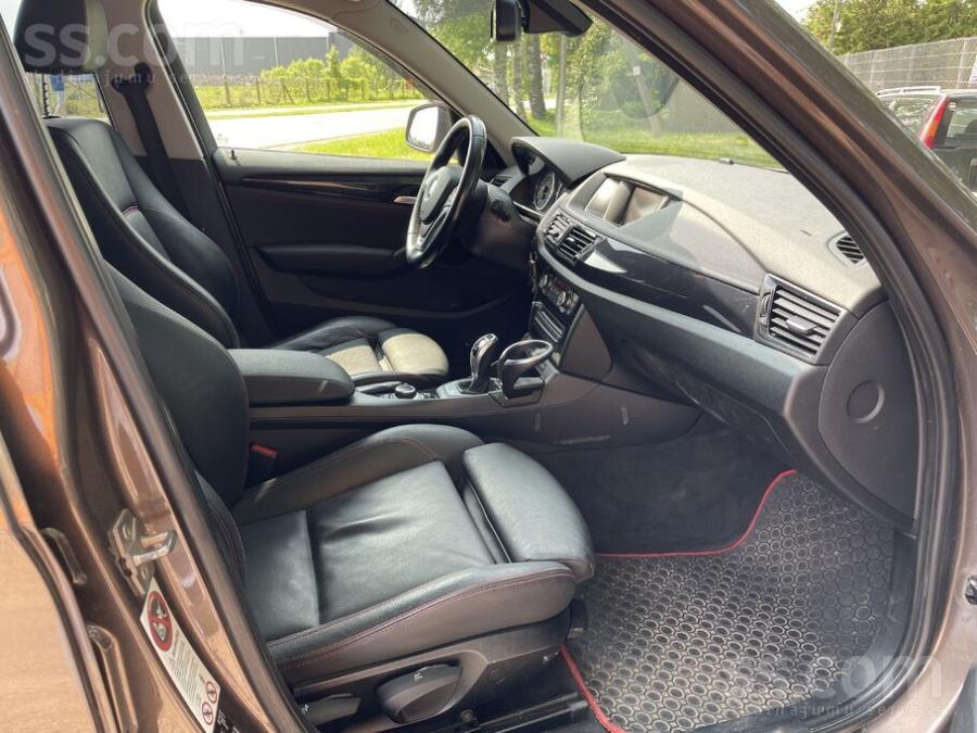 Brown BMW X1 2013 in Riga, with an engine capacity of 2.00 L and mileage of 274 thousand km for 6990 €, photo 16 on AUTOMOTO.COM.LV