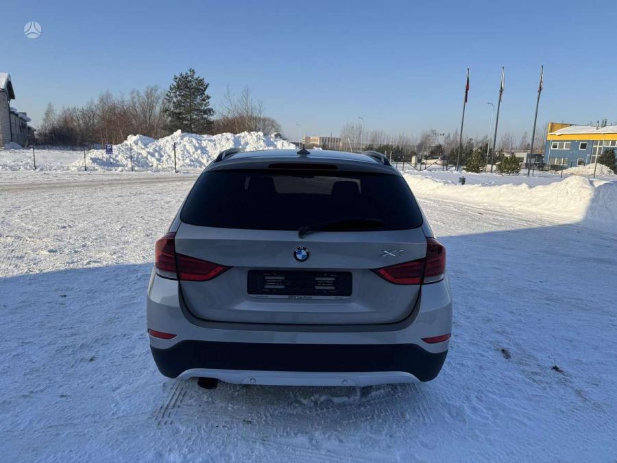 Brown BMW X1 2013 in Telschi, with an engine capacity of 2.00 L and mileage of 231 thousand km for 5999 €, photo 5 on AUTOMOTO.COM.LV