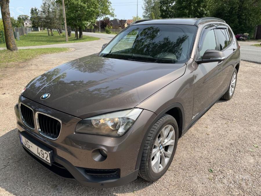 Brown BMW X1 2013 in Riga, with an engine capacity of 2.00 L and mileage of 274 thousand km for 7490 €, photo 1 on AUTOMOTO.COM.LV