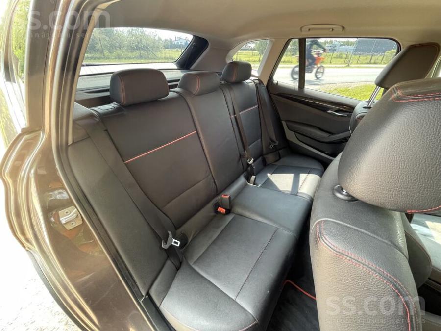 Brown BMW X1 2013 in Riga, with an engine capacity of 2.00 L and mileage of 274 thousand km for 7490 €, photo 16 on AUTOMOTO.COM.LV