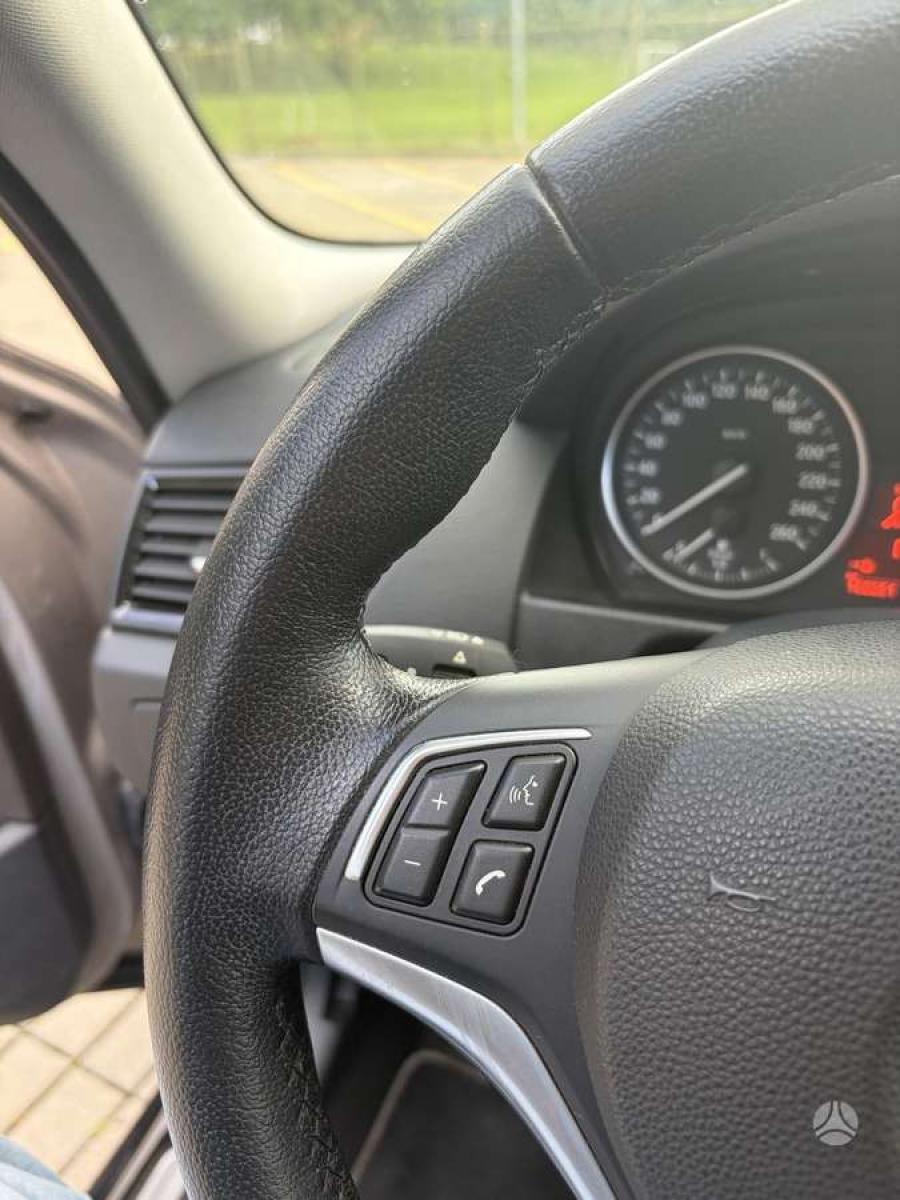 Brūns BMW X1 2013 Marijampole, ar dzinēja tilpumu 2.00 L un nobraukumu 189 tūkst. km par 8500 €, foto 20 vietnē AUTOMOTO.COM.LV