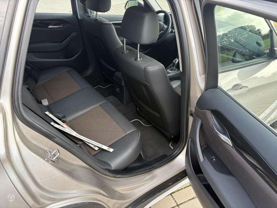 Brūns BMW X1 2013 Marijampole, ar dzinēja tilpumu 2.00 L un nobraukumu 189 tūkst. km par 8500 €, foto 33 vietnē AUTOMOTO.COM.LV