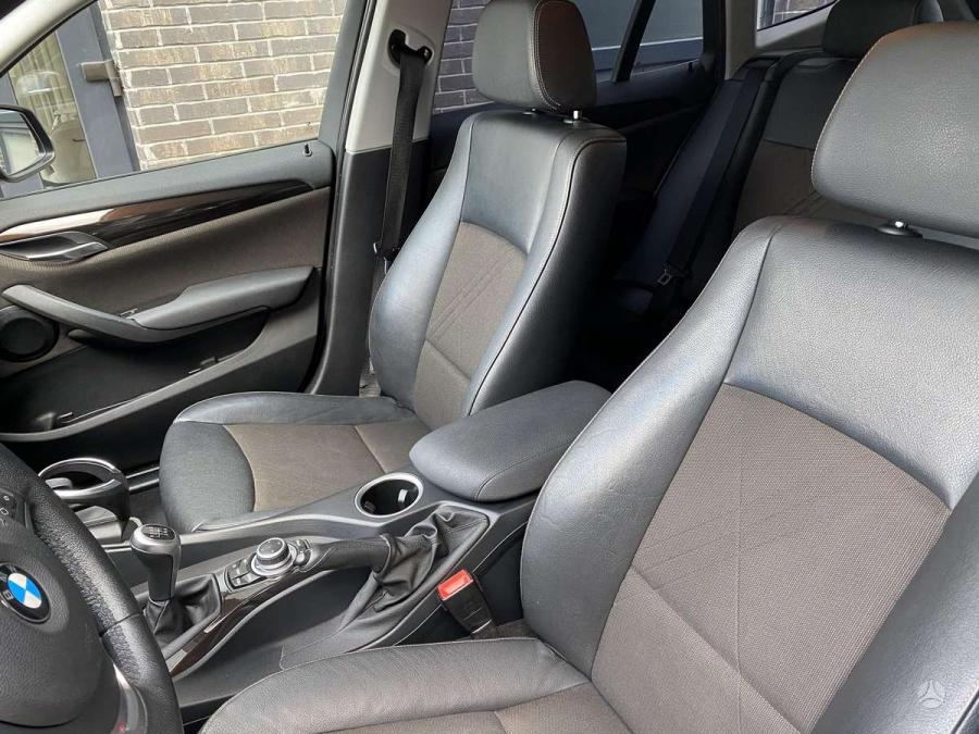 Brown BMW X1 2014 in Marijampole, with an engine capacity of 2.00 L and mileage of 242 thousand km for 8450 €, photo 20 on AUTOMOTO.COM.LV