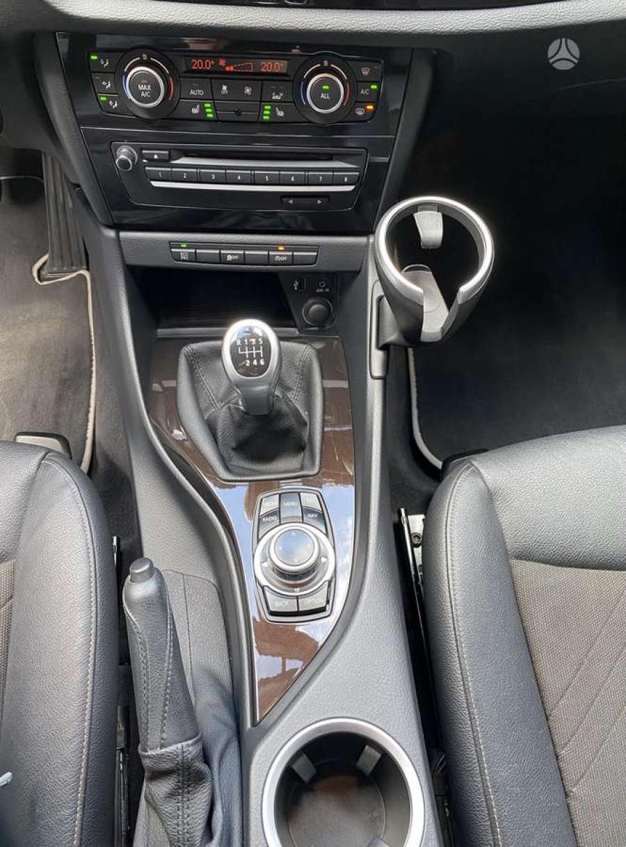Brown BMW X1 2014 in Marijampole, with an engine capacity of 2.00 L and mileage of 242 thousand km for 8450 €, photo 24 on AUTOMOTO.COM.LV