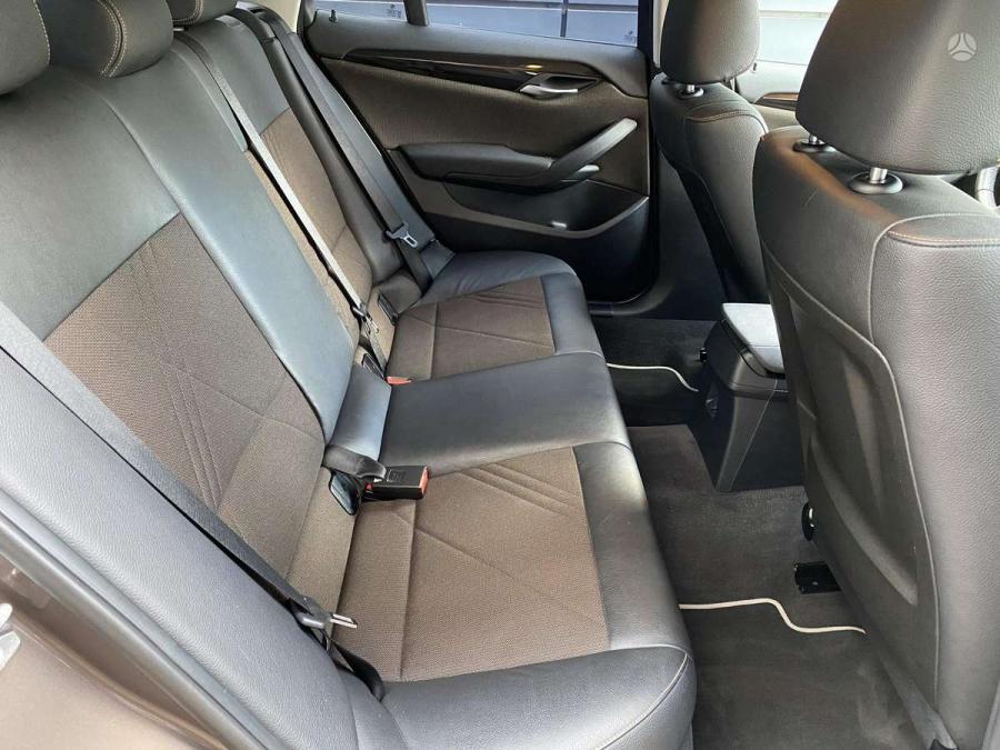 Brown BMW X1 2014 in Marijampole, with an engine capacity of 2.00 L and mileage of 242 thousand km for 8450 €, photo 34 on AUTOMOTO.COM.LV