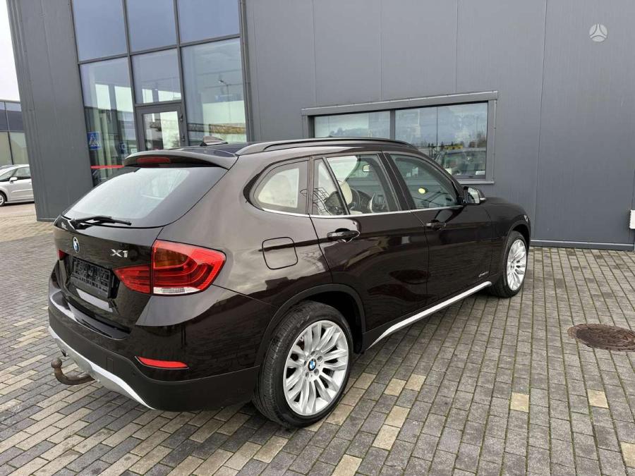 Brūns BMW X1 2015 Šauļi, ar dzinēja tilpumu 2.00 L un nobraukumu 176 tūkst. km par 8100 €, foto 2 vietnē AUTOMOTO.COM.LV