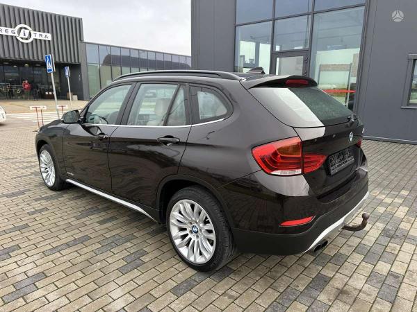 Brown BMW X1 2015 in Siauliai, with an engine capacity of 2.00 L and mileage of 176 thousand km for 8100 €, photo 4 on AUTOMOTO.COM.LV